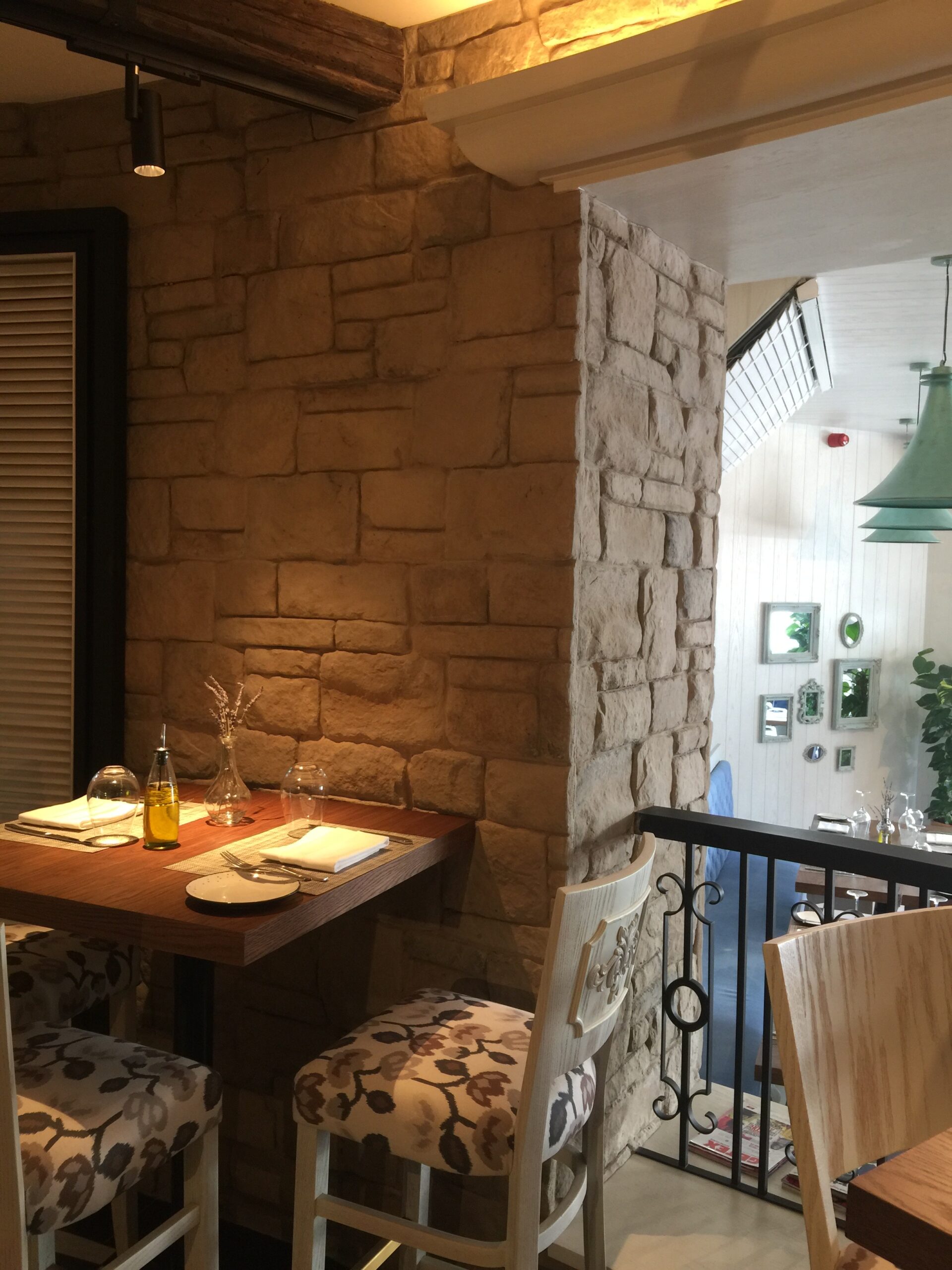 Holiday Inn 4 Restaurants Wall Cladding – Smart Konnect