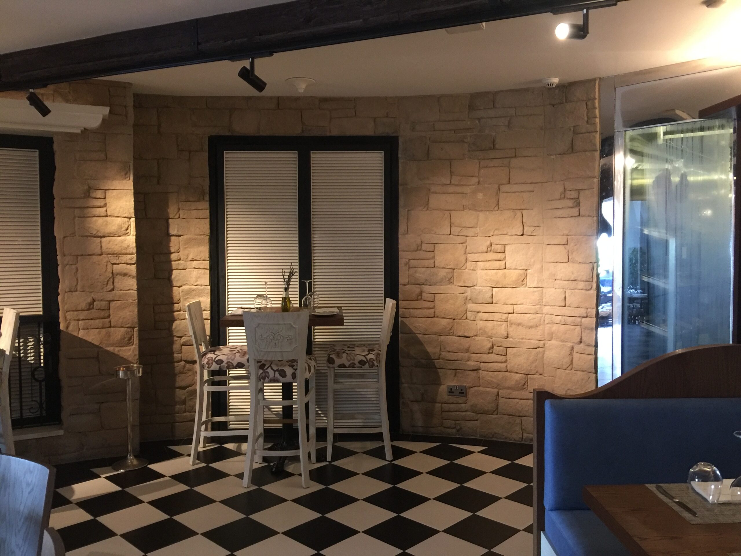 Holiday Inn 4 Restaurants Wall Cladding – Smart Konnect