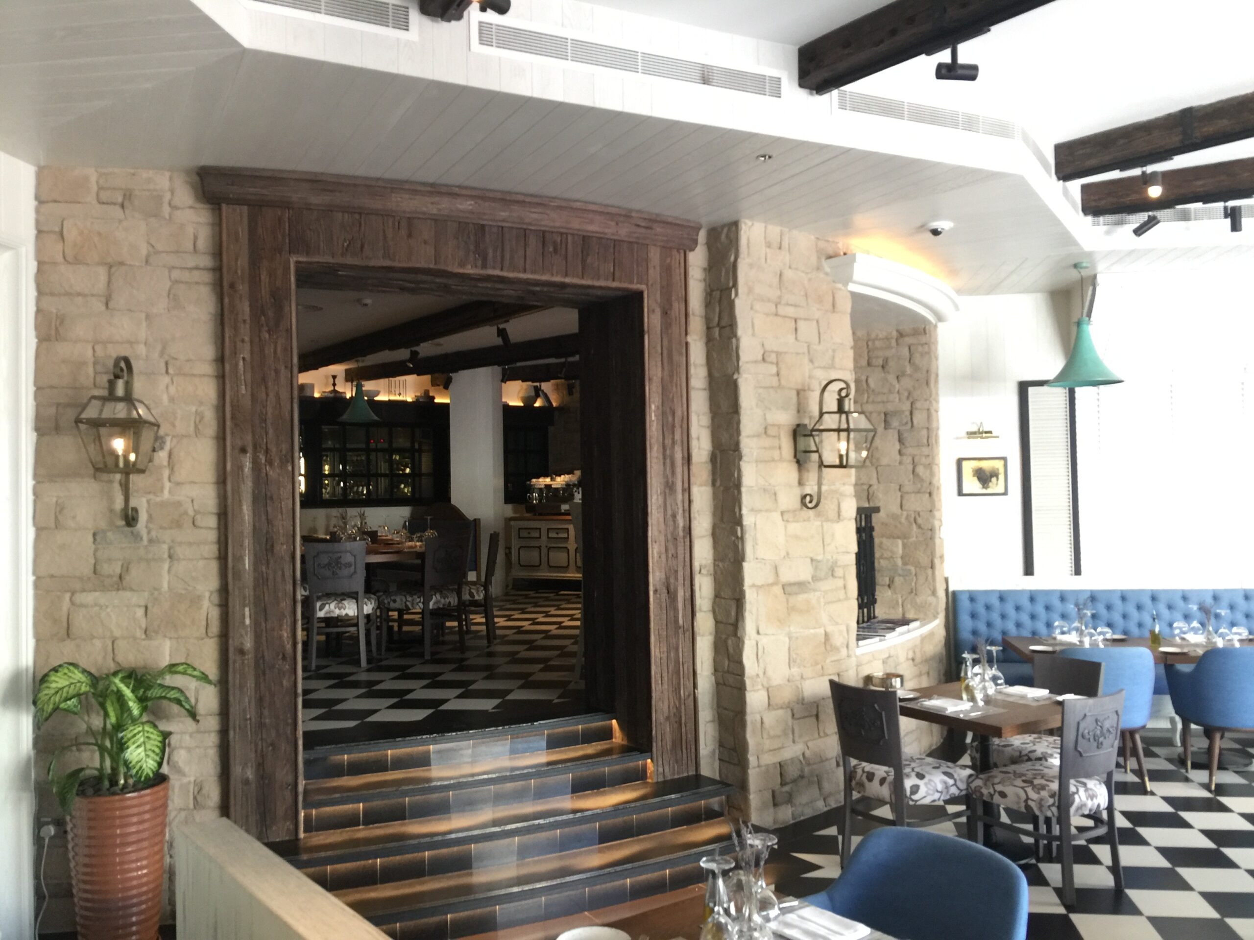 Holiday Inn 4 Restaurants Wall Cladding – Smart Konnect